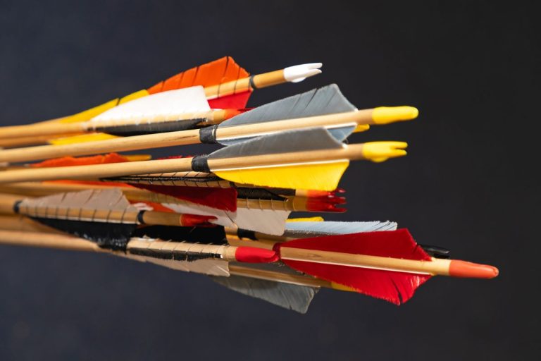 Why Is One Vane On An Arrow A Different Color? – BowAddicted
